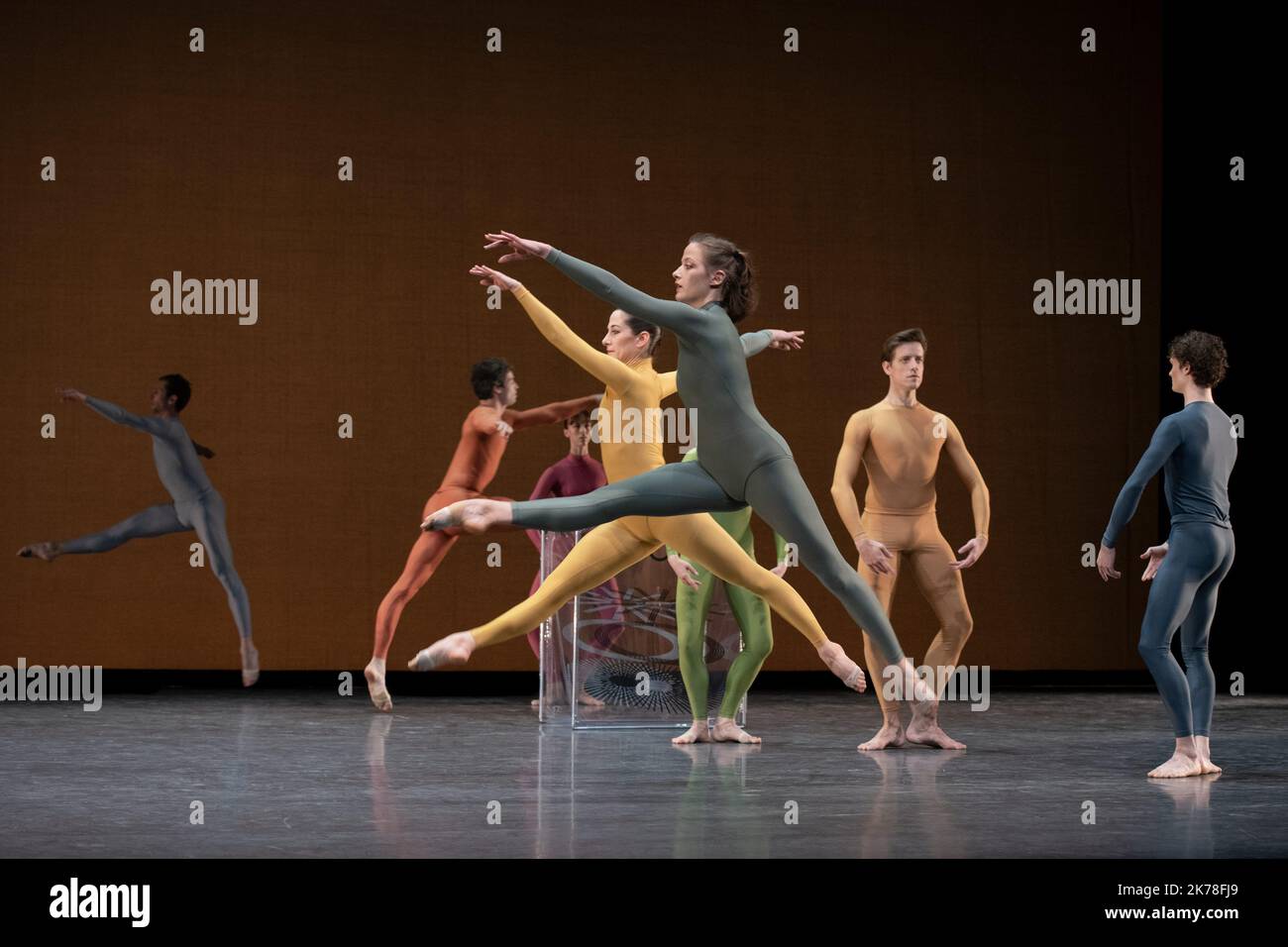 CHOREOGRAPHY MERCE CUNNINGHAM COMPAGNIE Ballet de l'Opera National de ...