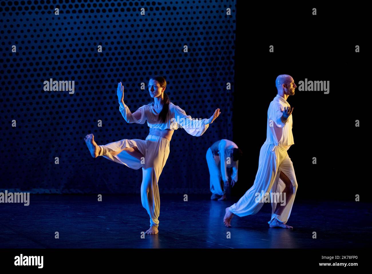 CHOREOGRAPHY Merce Cunningham COMPANY Opera Ballet Vlaanderen MUSIC ...