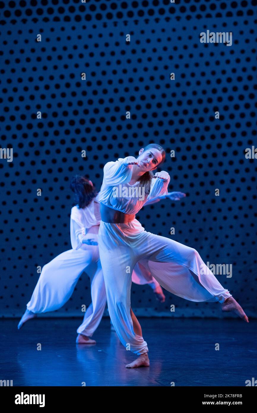 CHOREOGRAPHY Merce Cunningham COMPANY Opera Ballet Vlaanderen MUSIC ...