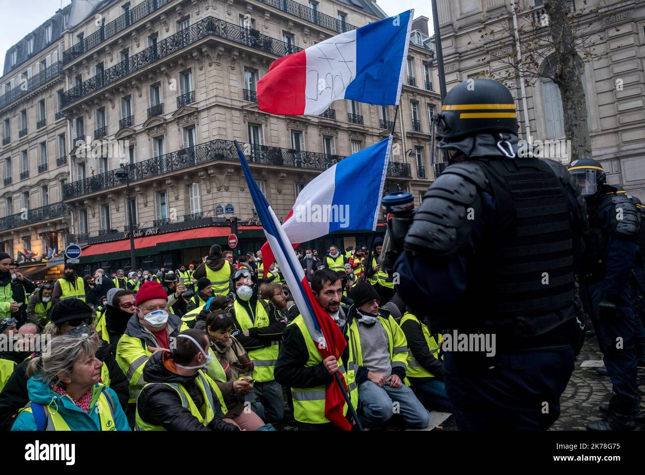 Yellow Jacket protests in Paris Stock Photo - Alamy