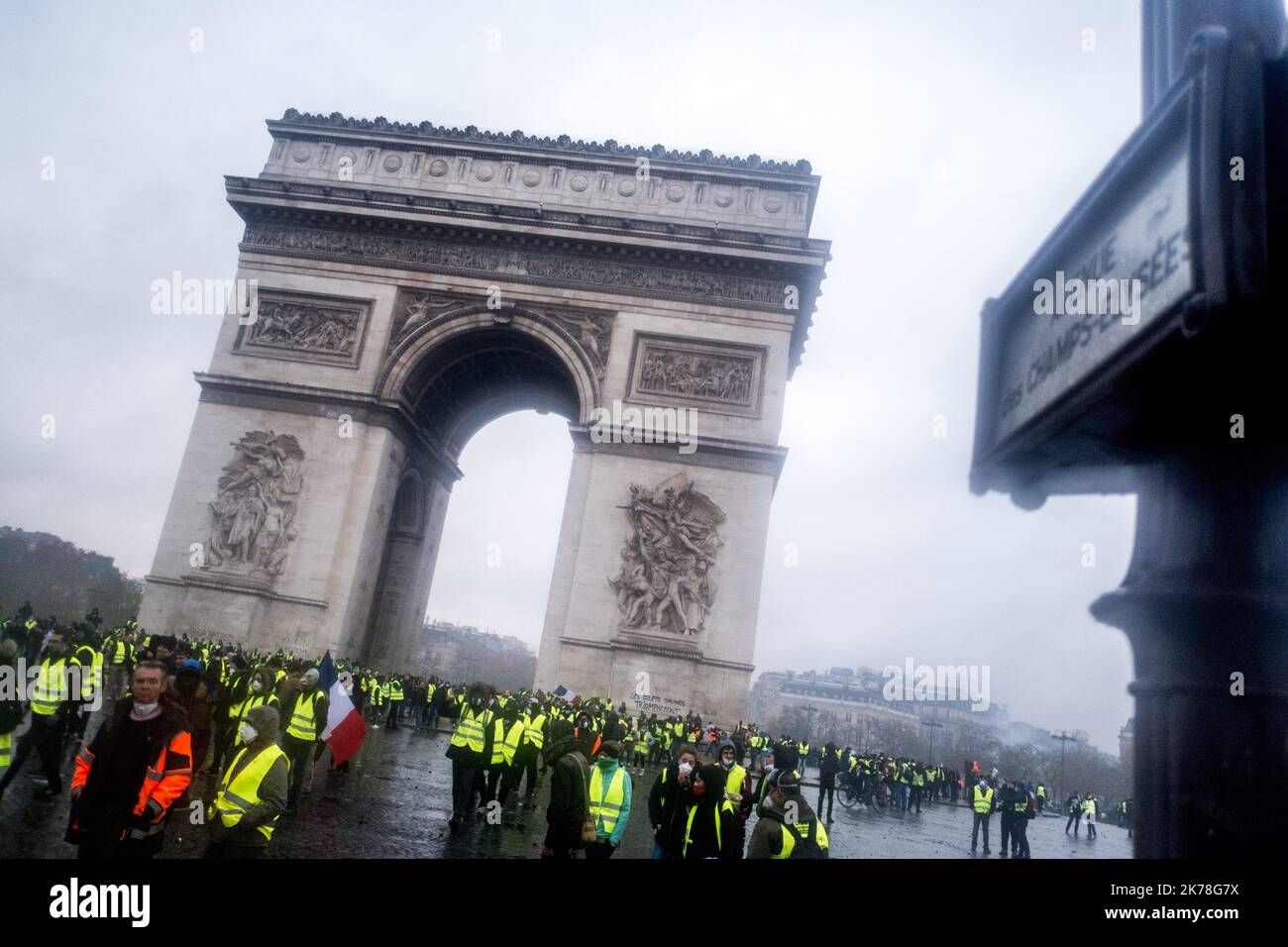 Yellow Jacket protests in Paris Stock Photo - Alamy