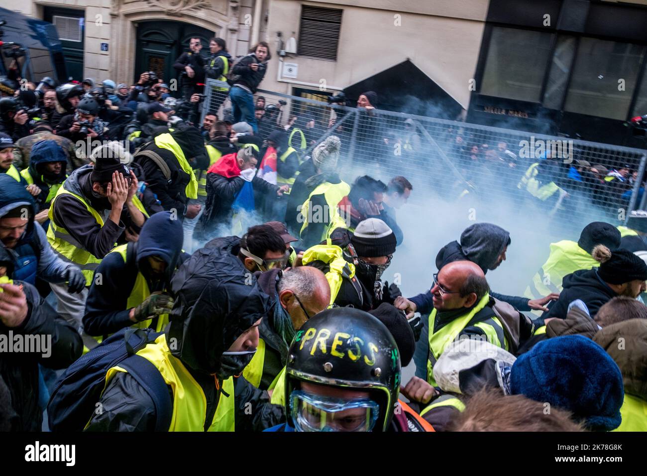 Yellow Jacket protests in Paris Stock Photo - Alamy