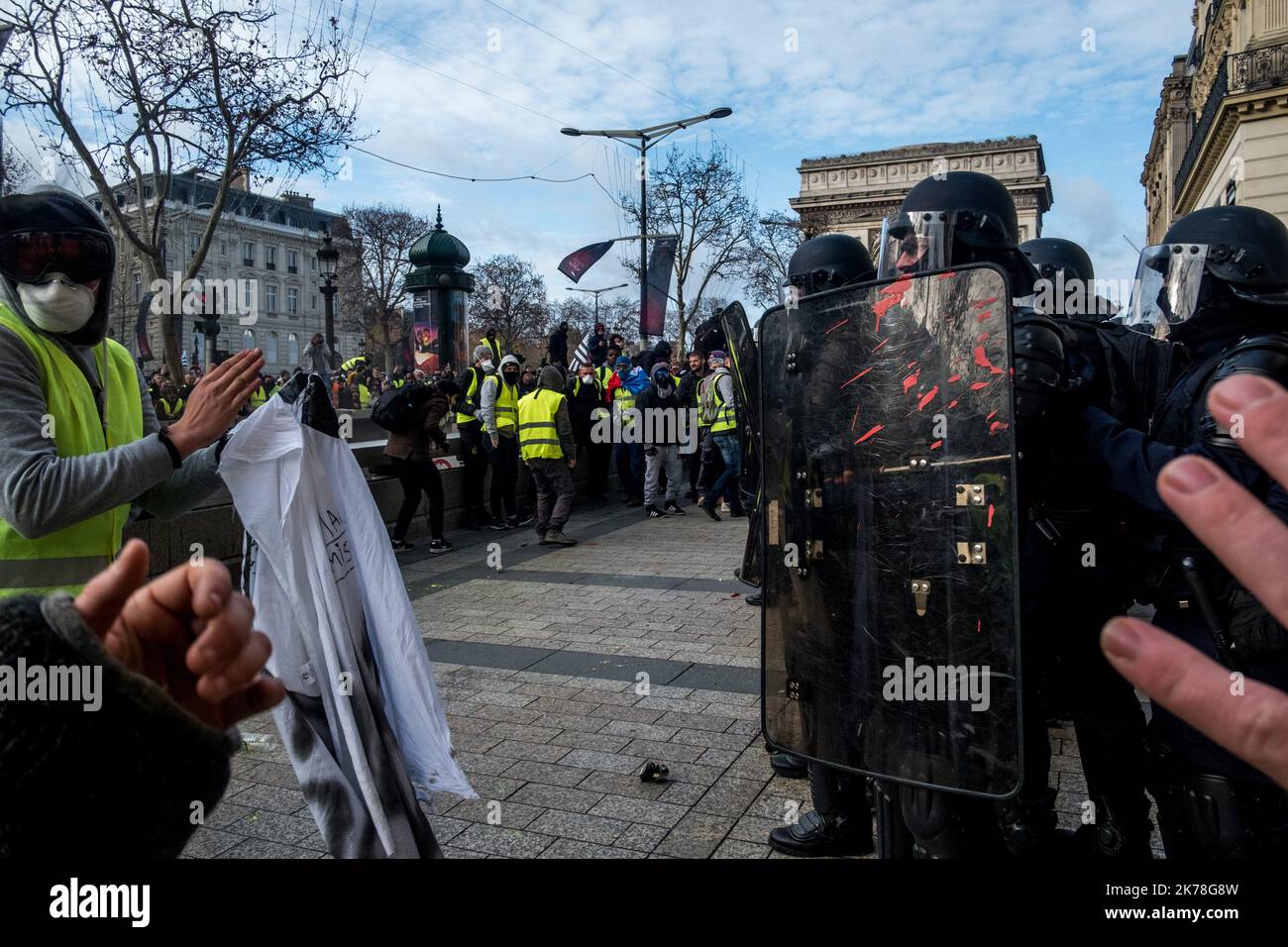 Yellow Jacket protests in Paris Stock Photo - Alamy