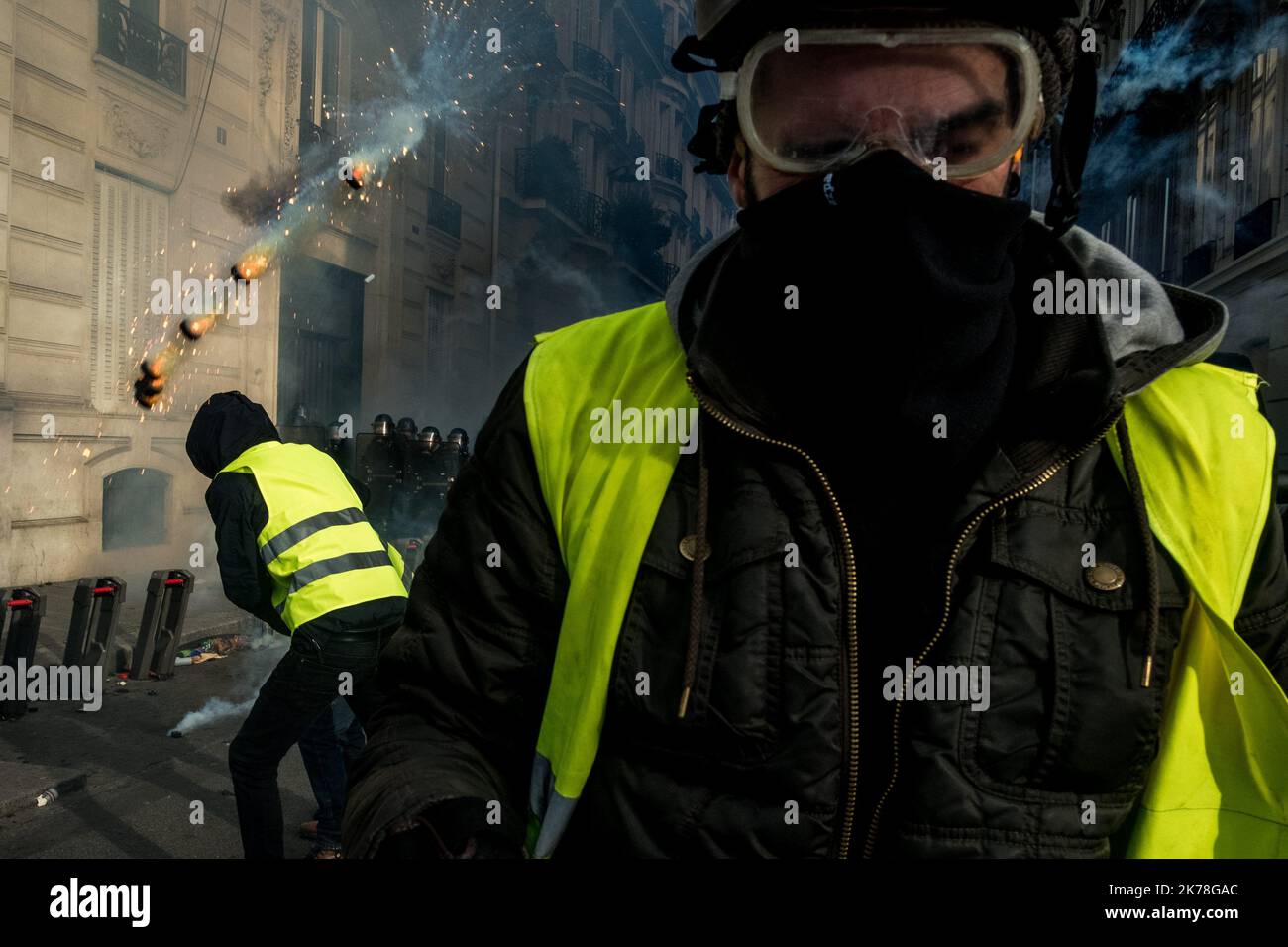 Yellow Jacket protests in Paris Stock Photo - Alamy