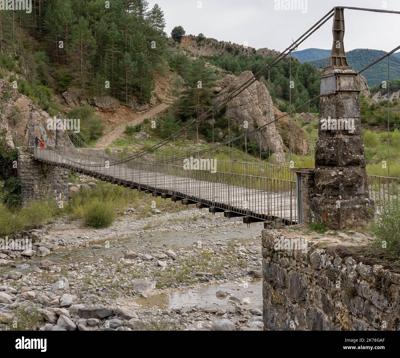 Hanging cable bridge hi-res stock photography and images - Alamy