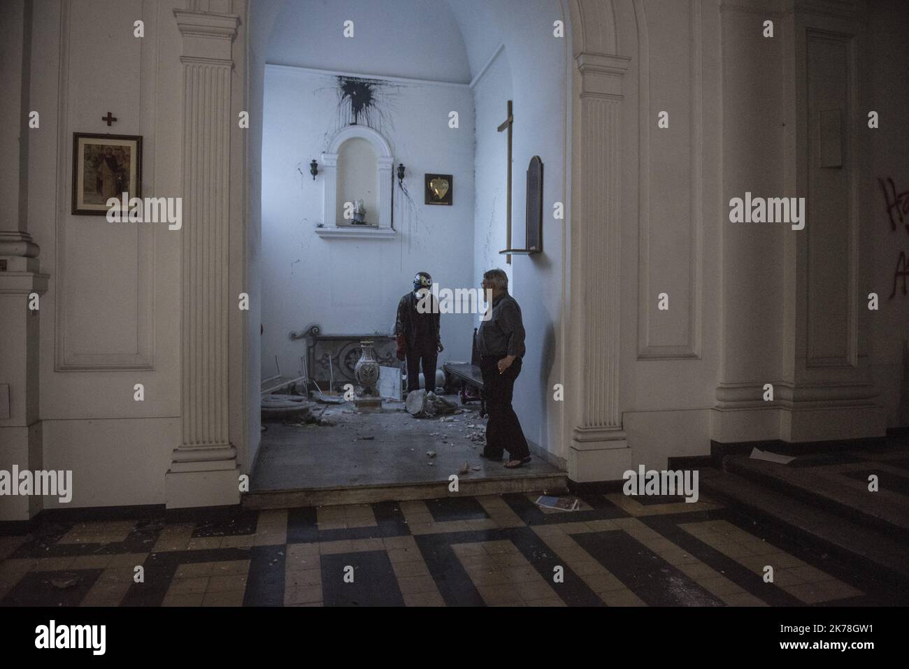 Looting of the church Parroquia the asuncion in Santiago by ...