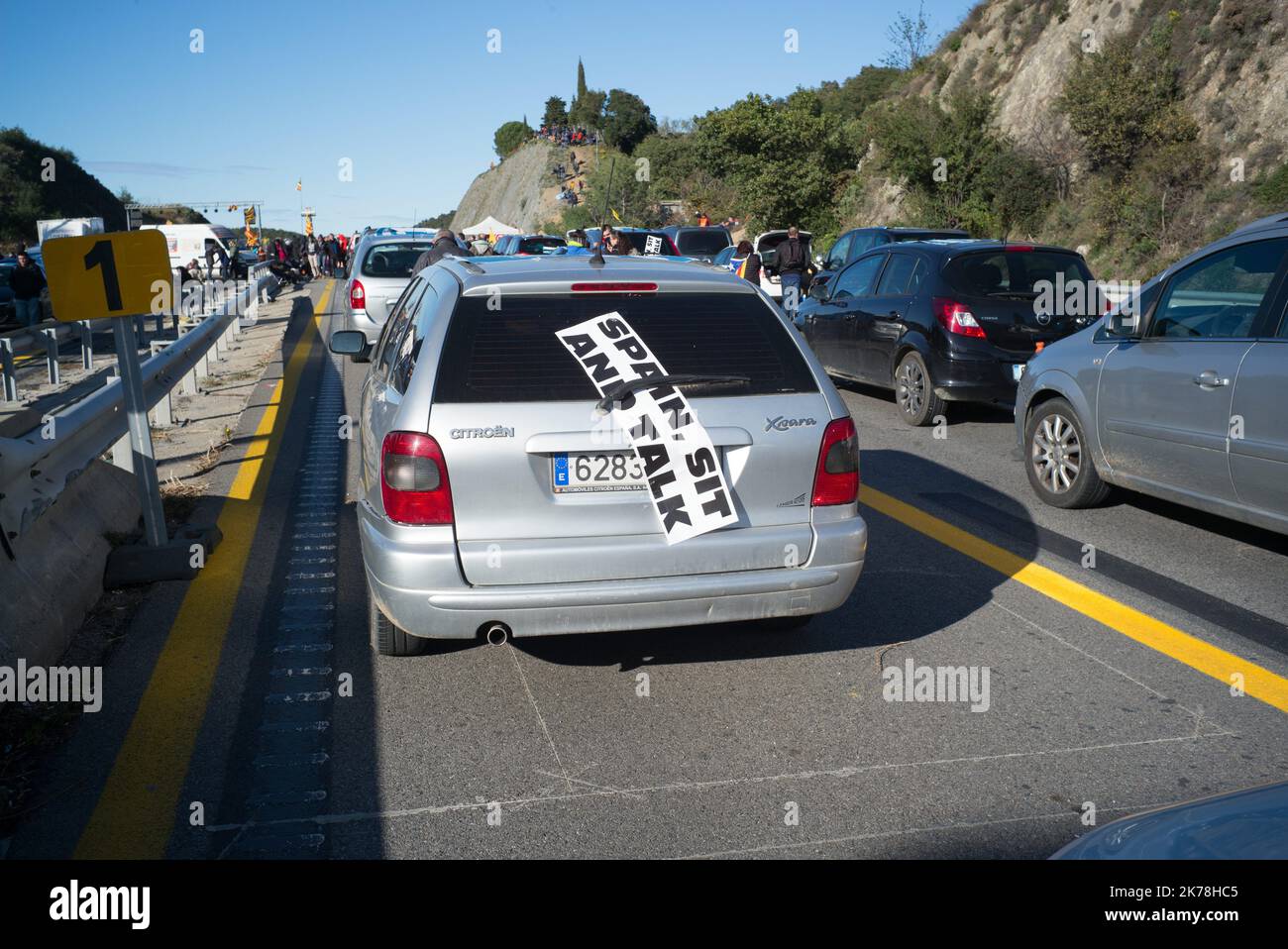 The Tsunami Democratic, a Catalan autonomist movement, blocks the ...