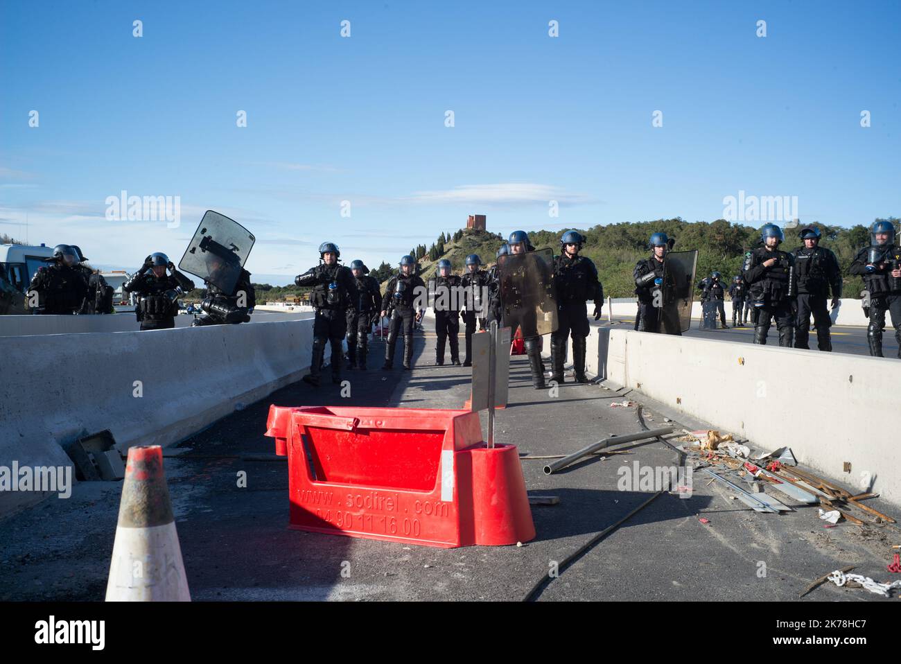 The Tsunami Democratic, a Catalan autonomist movement, blocks the ...