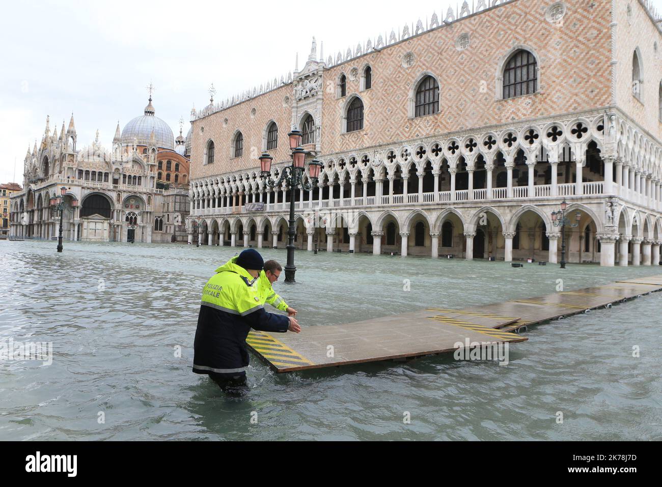 Underwater Venice Italy Venice Underwater Exceptional Tide Sweeps