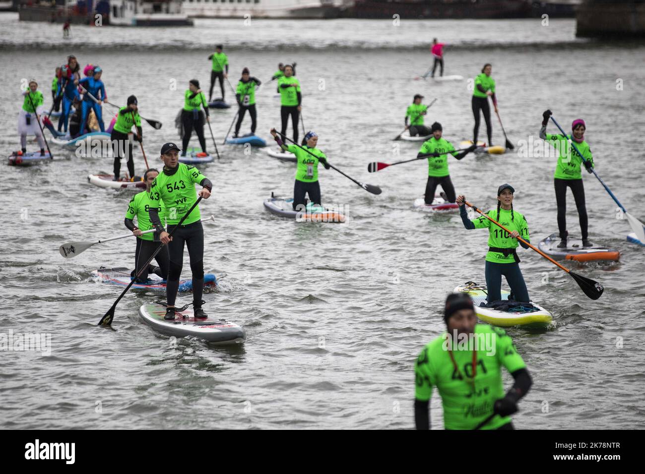 On a rainy Sunday morning, 1000 participants crossed Paris along the ...