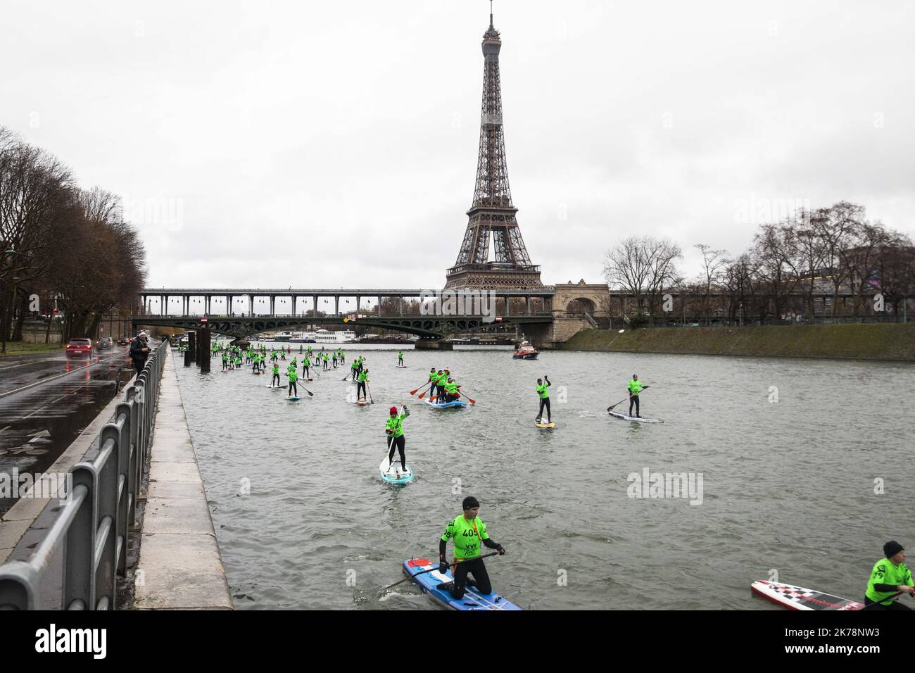 On a rainy Sunday morning, 1000 participants crossed Paris along the ...
