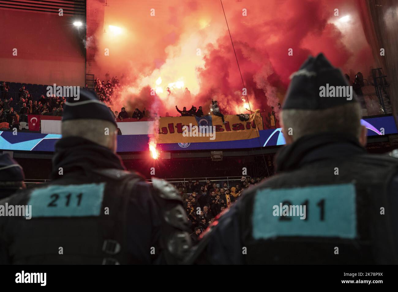 Soccer pitch flares hi-res stock photography and images - Alamy