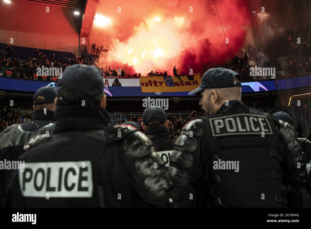 Soccer pitch flares hi-res stock photography and images - Alamy