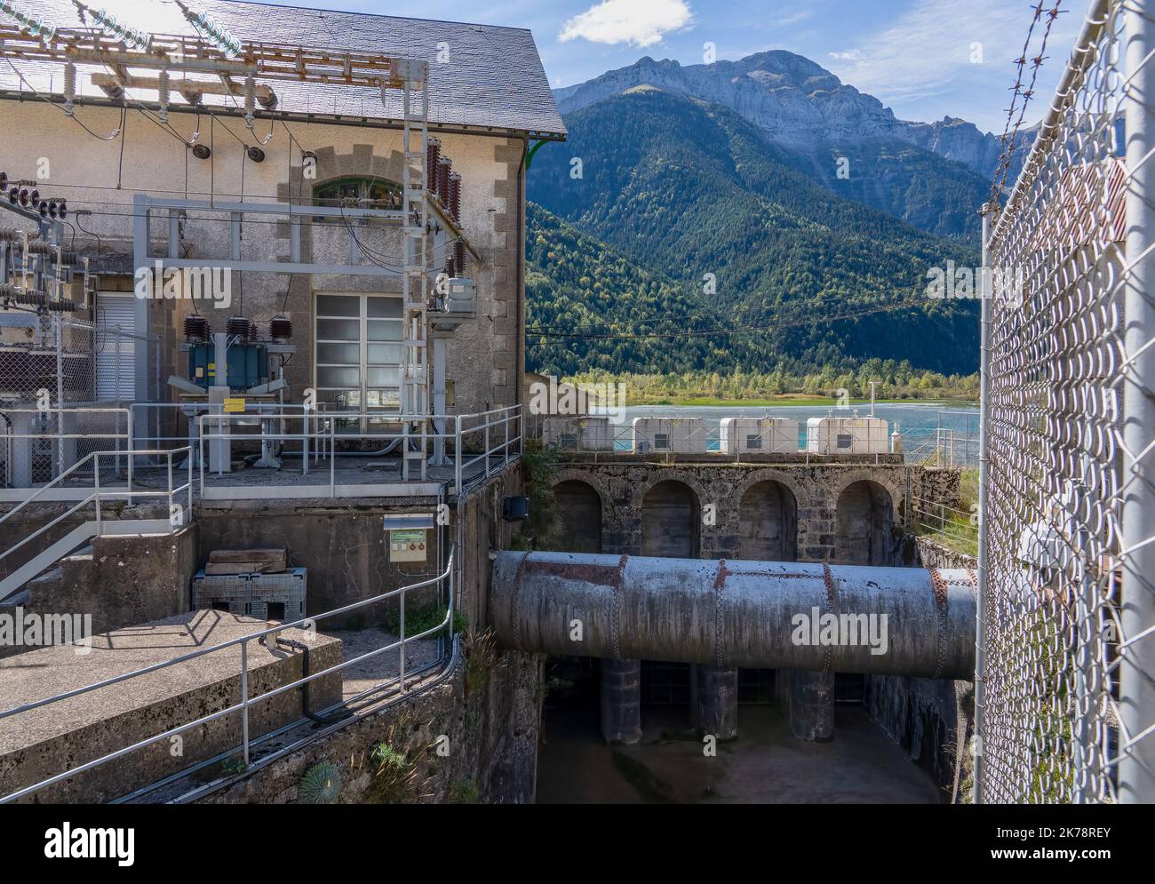 Electricity generating plant hi-res stock photography and images - Alamy