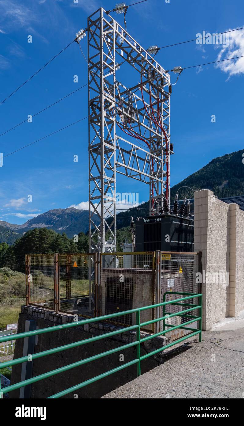Electricity generating plant hi-res stock photography and images - Alamy