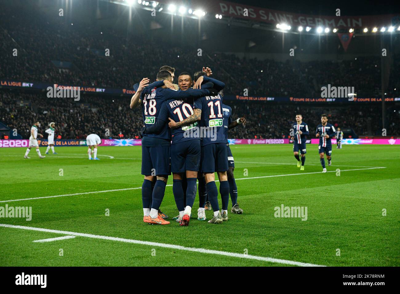 PSG players celebrate their win during the League Cup match between ...