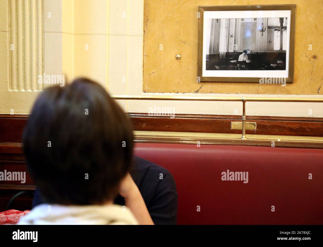 Les Deux Magots, the famous cafe in the Saint-Germain-des-Pres area of ...