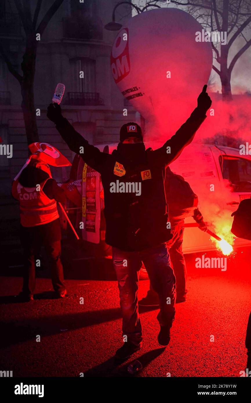 French riots continue throughout Paris Stock Photo - Alamy