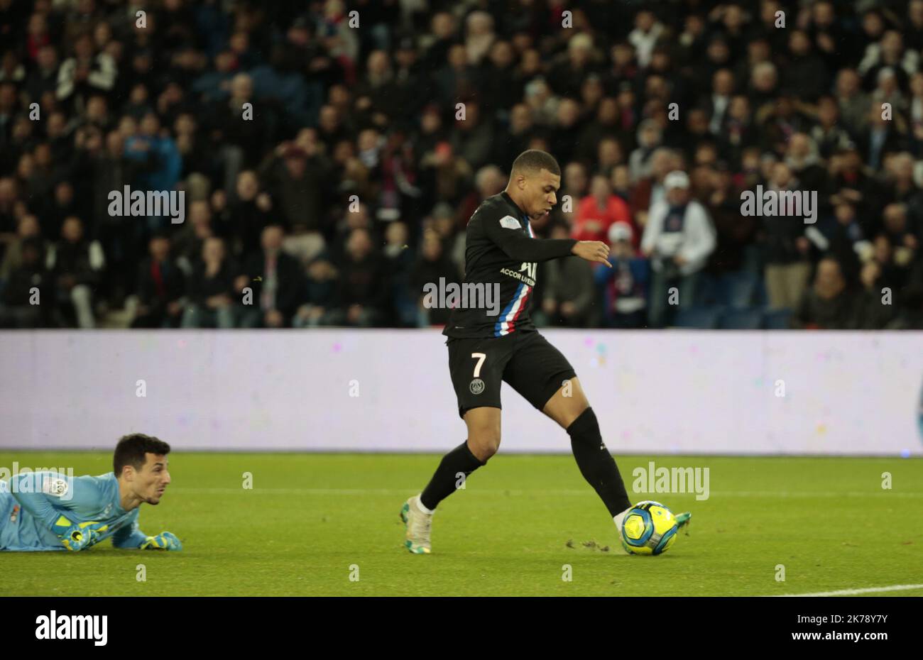 Kylian Mbappe scores Stock Photo - Alamy