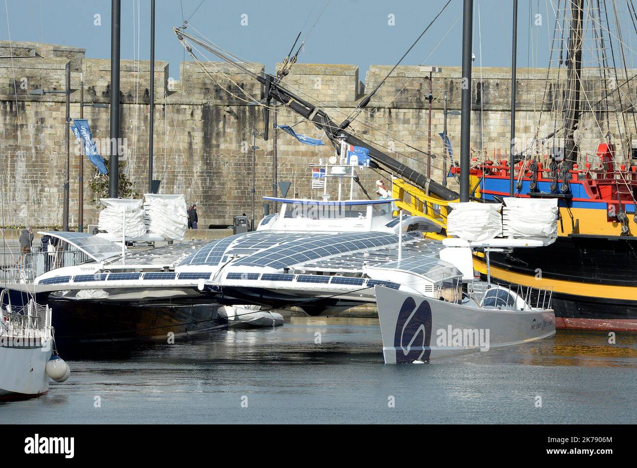 The bow of the ship with solar panels covering almost the entire boat ...