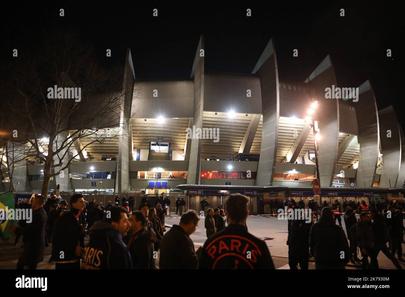 Supporters are in front of the stadium to encourage PSG players Stock ...