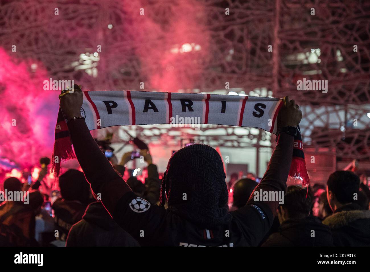Parc des princes stadium outside hi-res stock photography and images ...