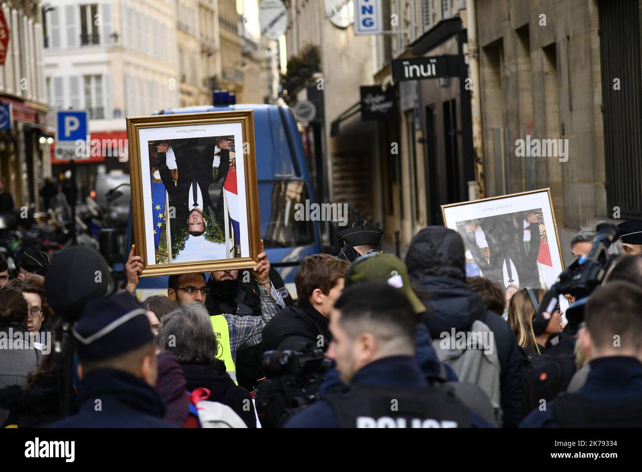 Portraits of emmanuel macron hi-res stock photography and images - Alamy
