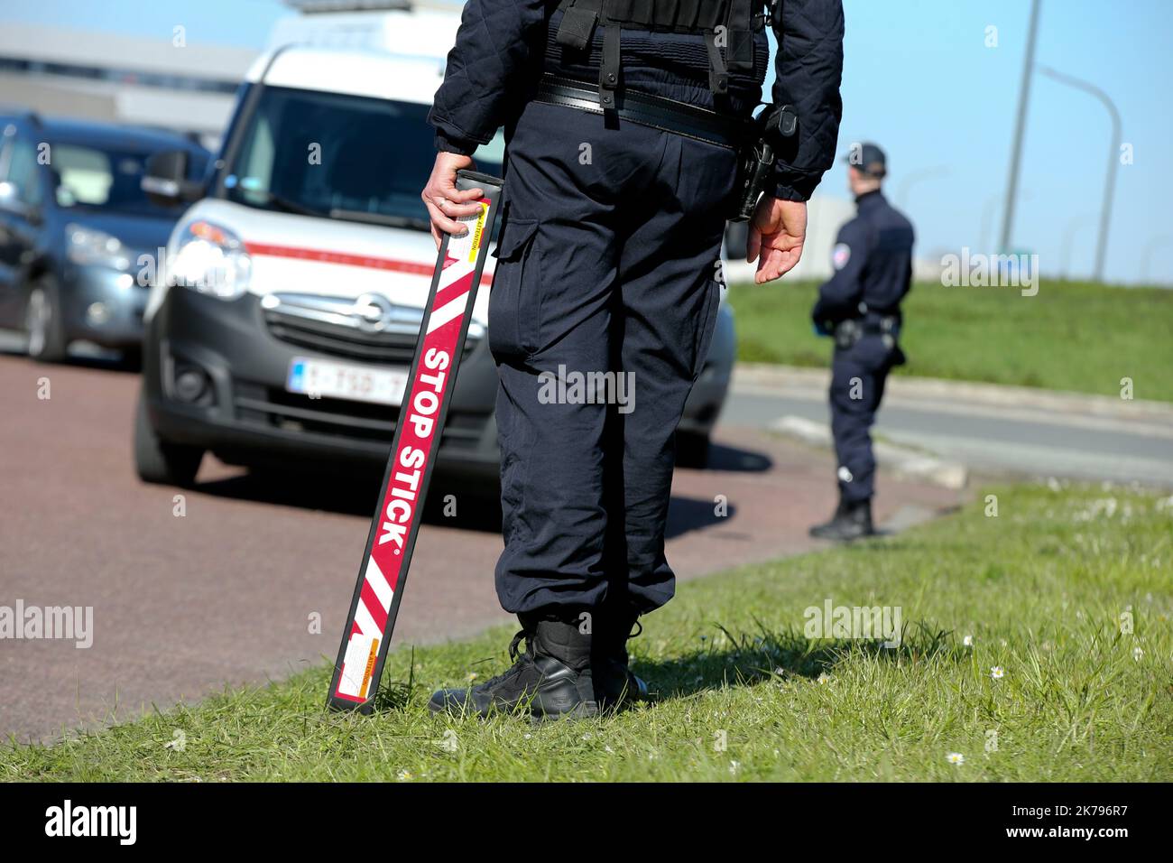 Police ask for the traffic documents from drivers which must reinforce ...
