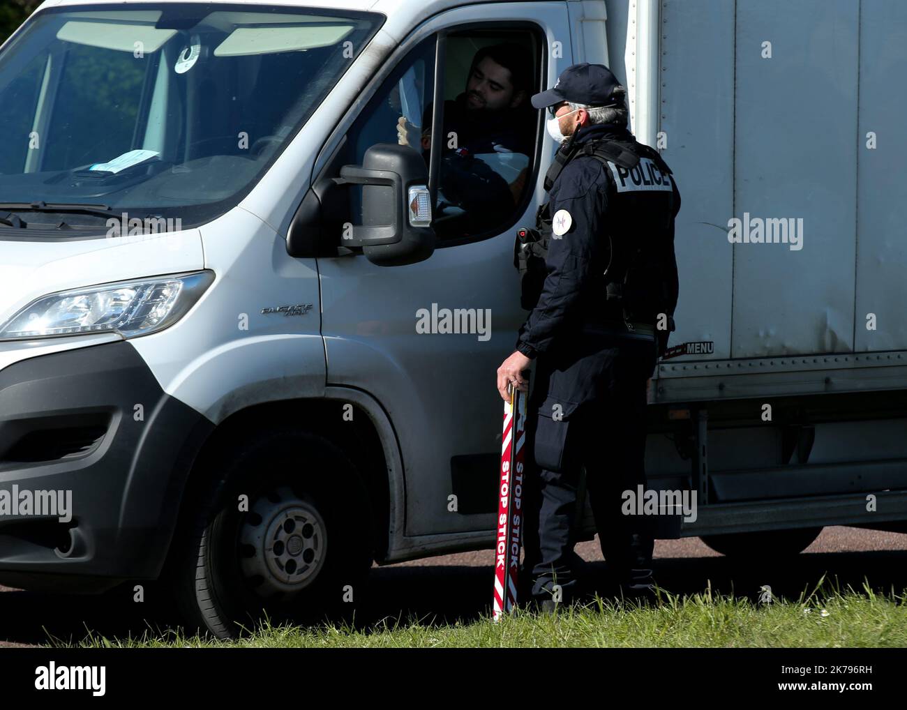 Police ask for the traffic documents from drivers which must reinforce ...