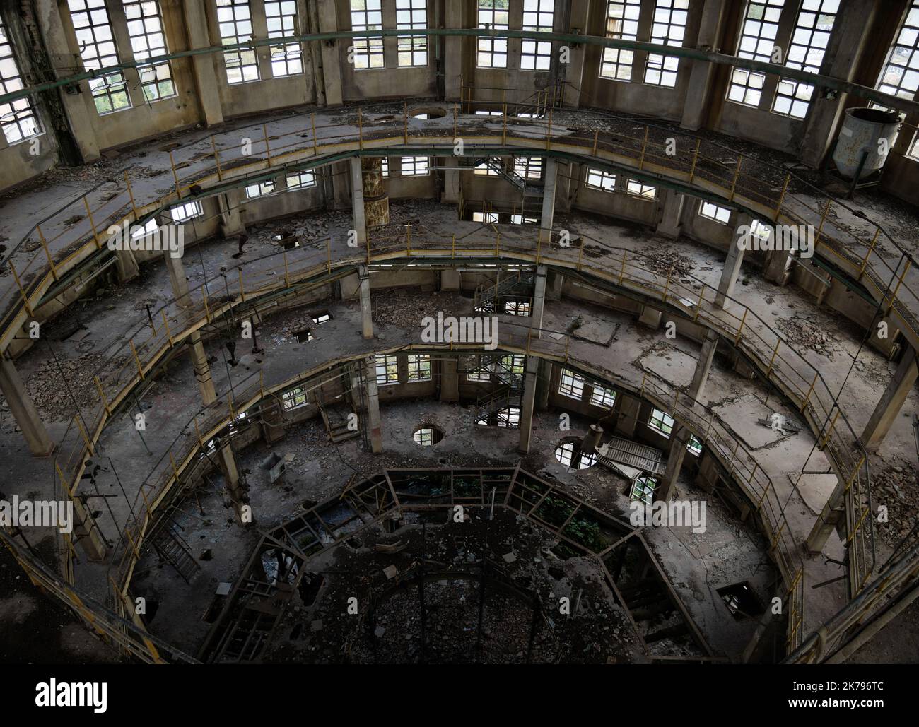 Interior circular windows large hi-res stock photography and images - Alamy