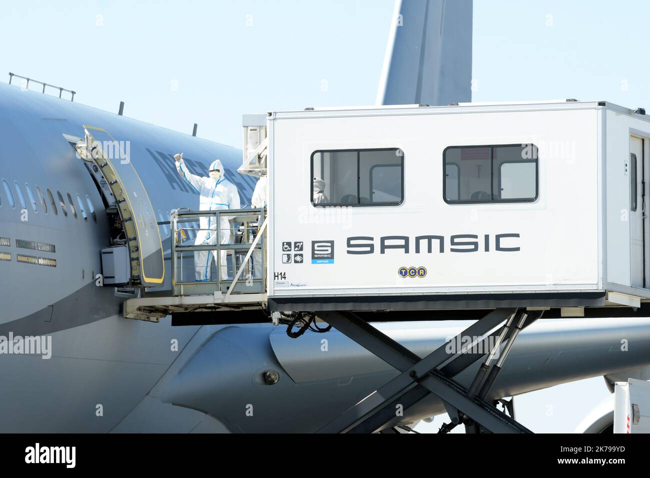 Avion de la croix rouge hi-res stock photography and images - Alamy