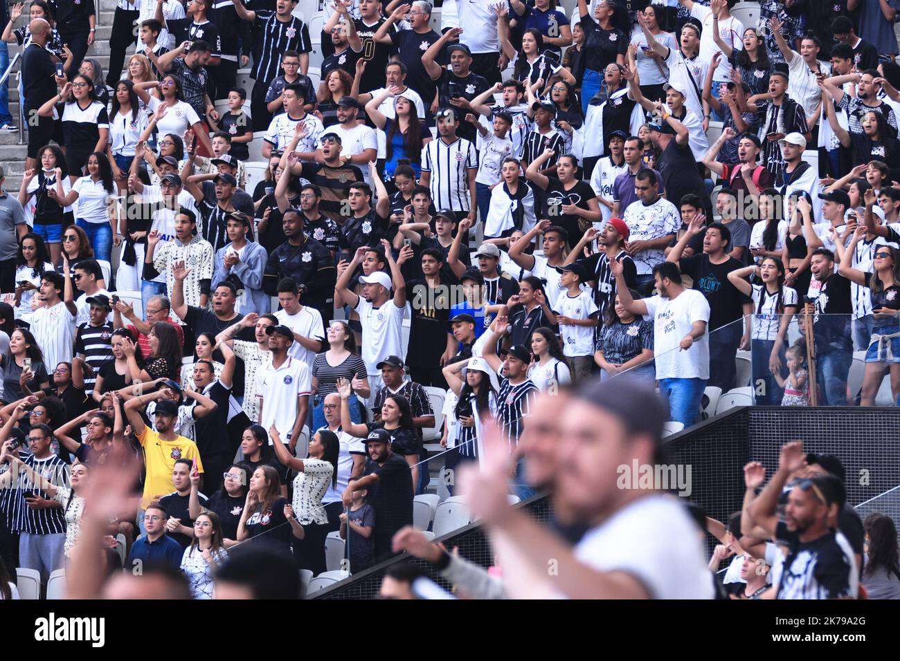 SP - Sao Paulo - 10/17/2022 - CORINTHIANS, TRAINING - Corinthians fans ...