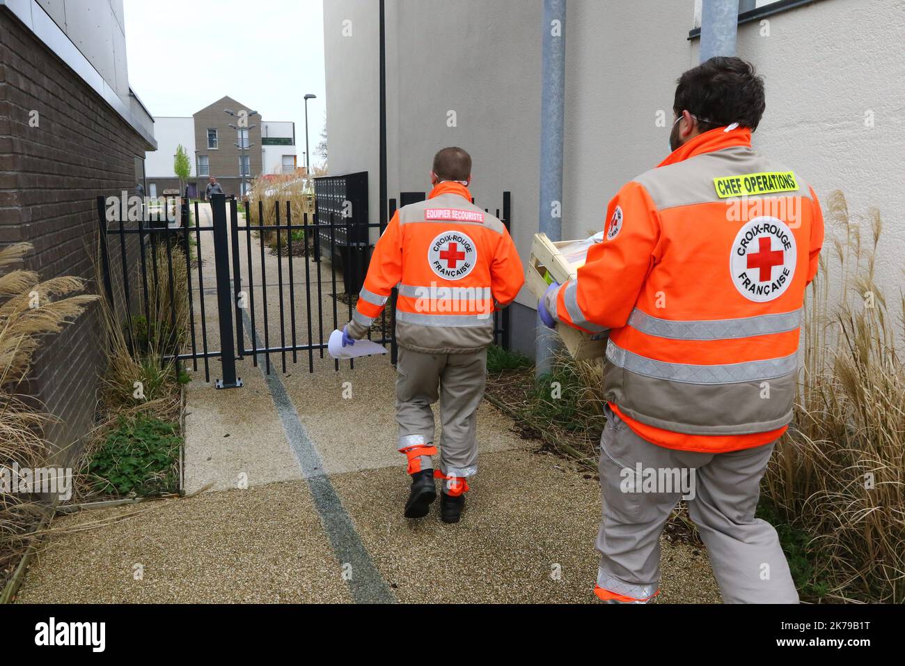 French Red Cross volunteers deliver food to fragile people in Amiens ...
