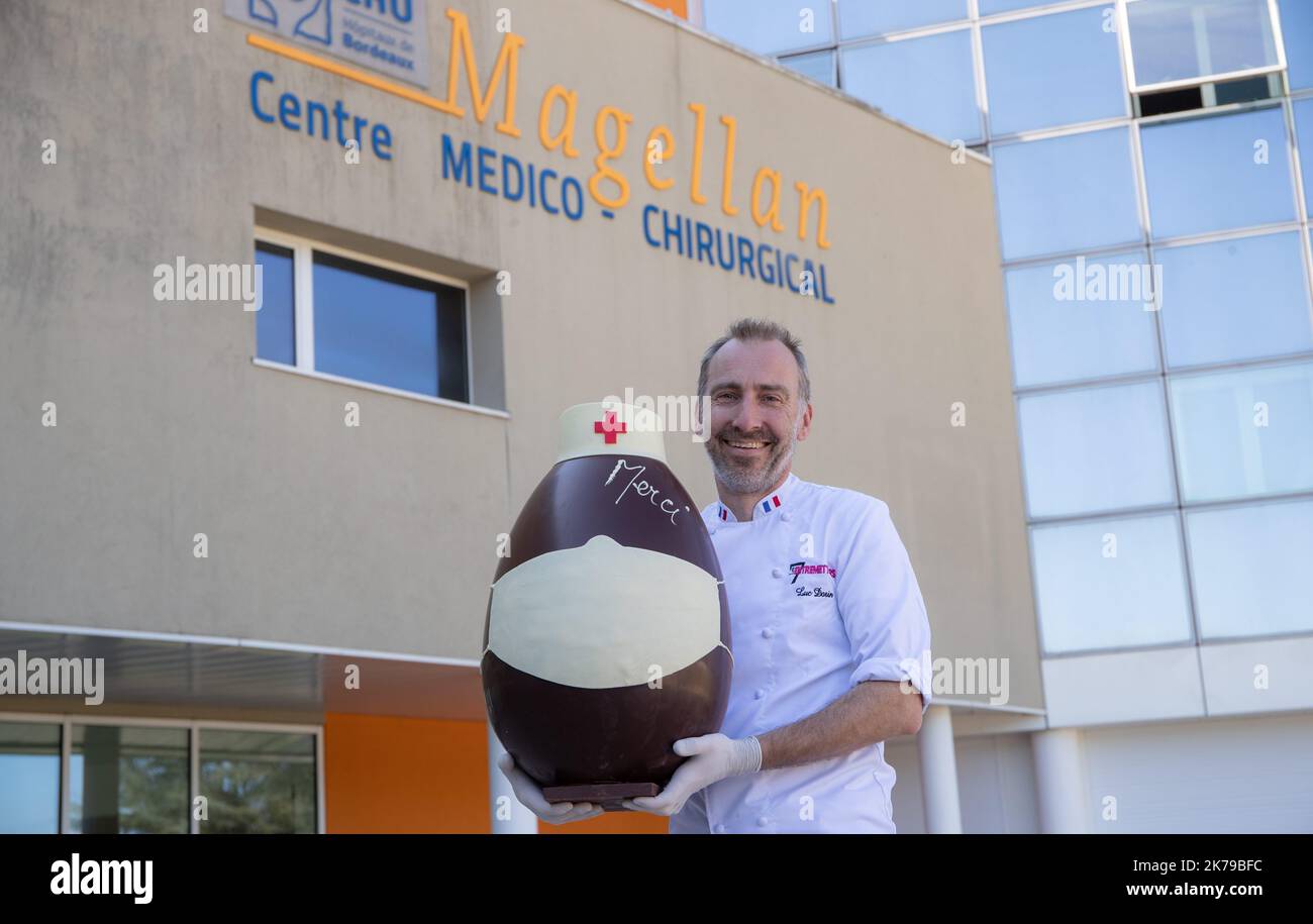 Giant chocolate easter egg for hospital in Pessac on April 9, 2020 ...