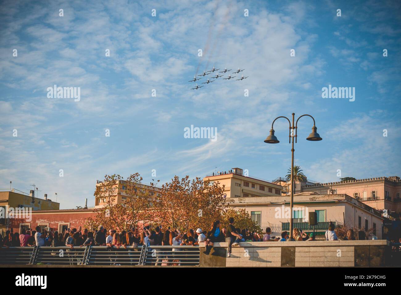 Oct. 13, 2022 - Pozzuoli, Italy - The people during the Frecce ...