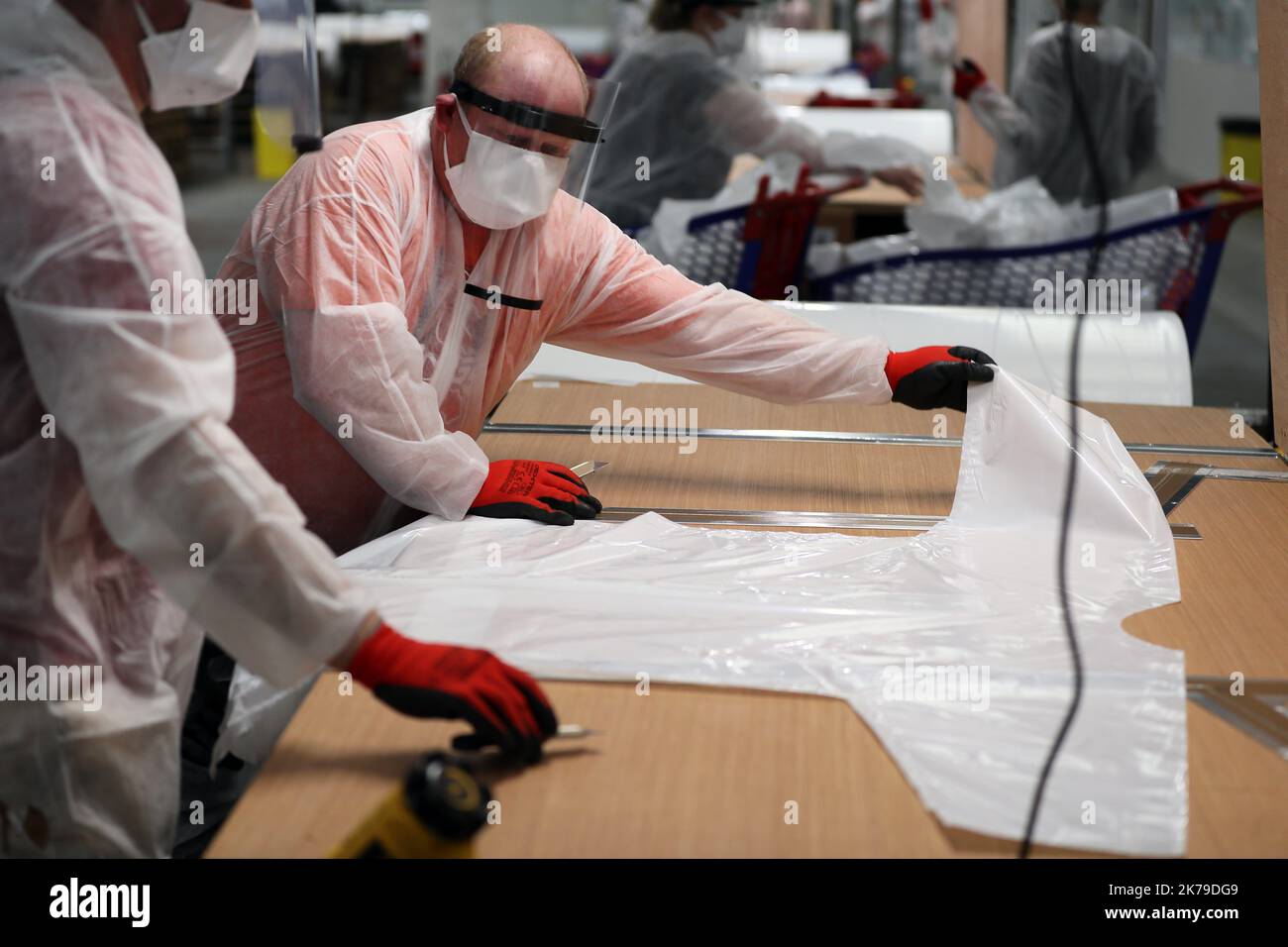 Overcoat (PPE, Personal Protective Equipment) manufacturing for ...