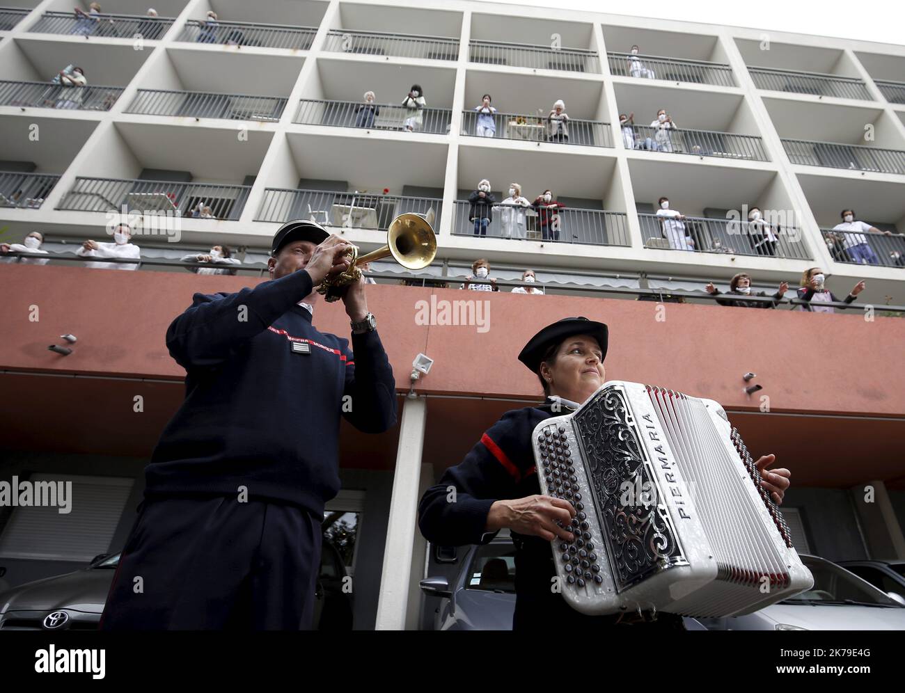 concert by a duo of musicians from the Nice fire department in a ...