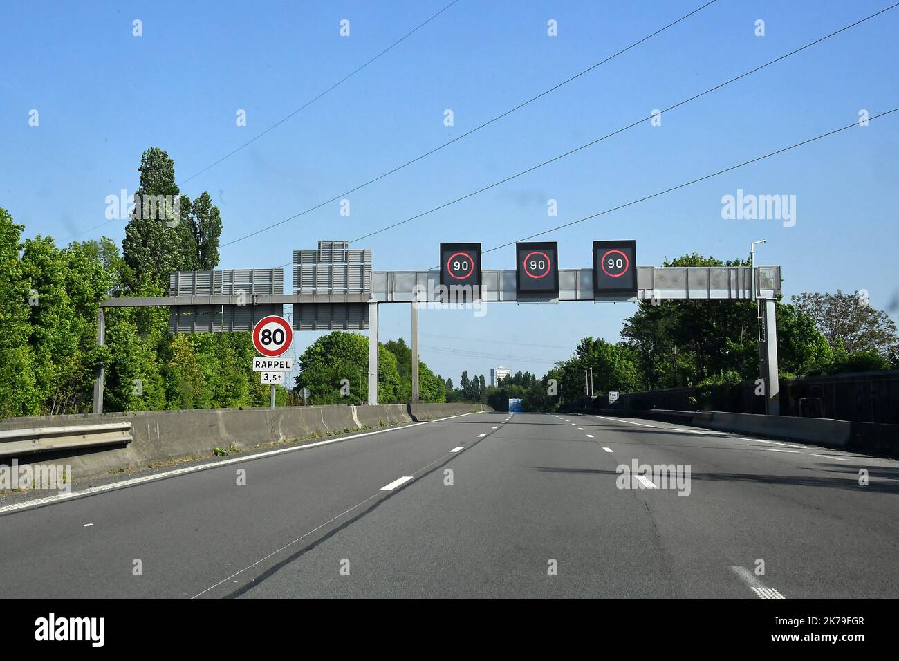 41st days of confinement, empty A25 motorway, France Stock Photo - Alamy
