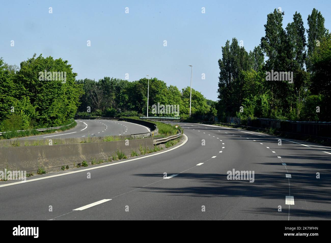 41st days of confinement, empty A25 motorway, France Stock Photo - Alamy