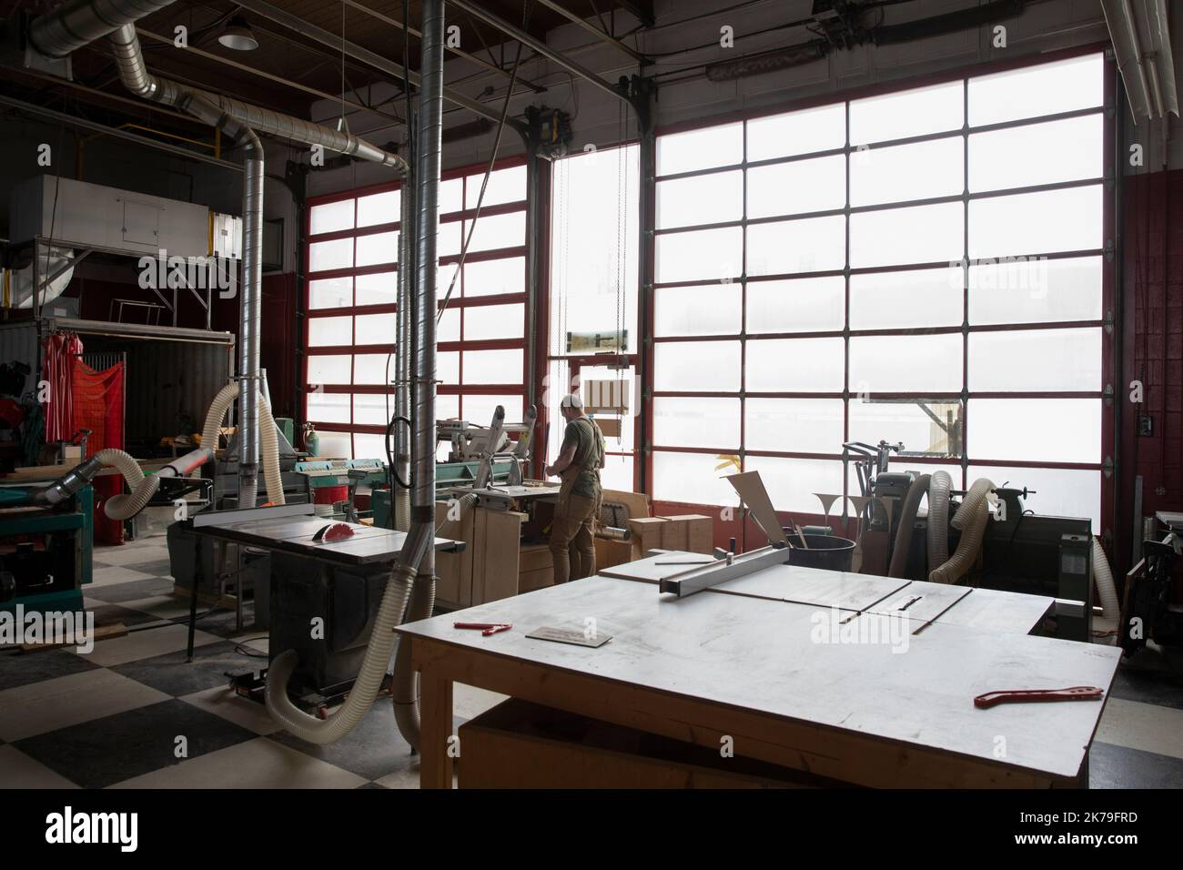 Man at workbench hi-res stock photography and images - Alamy