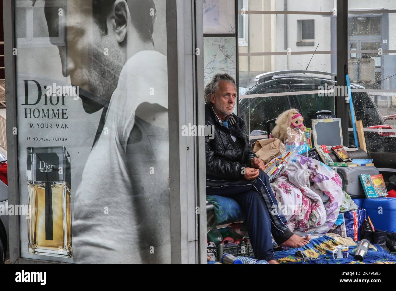 Living in a bus hi-res stock photography and images - Alamy
