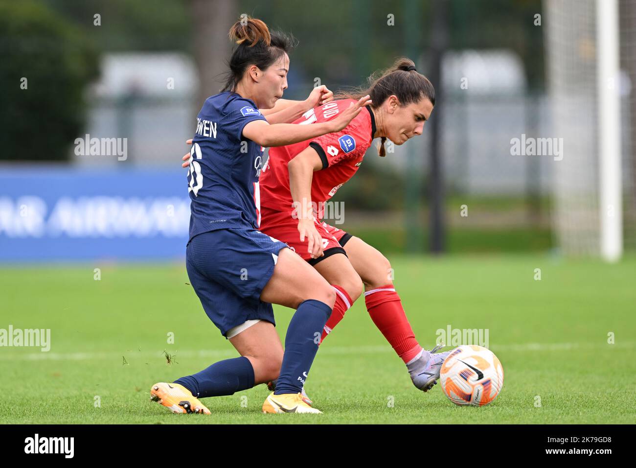 PARIS - (lr) Megwen Li of Paris Saint Germain women, Rose Lavaud of ...