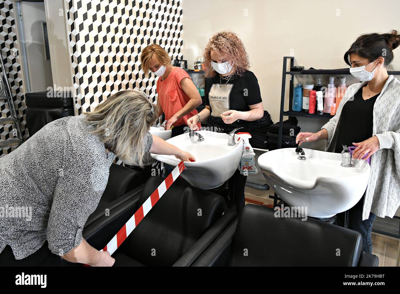 Salon reopening hi-res stock photography and images - Alamy