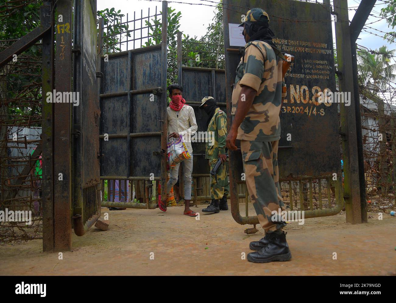 India / Tripura / Agartala - People, who live in a noman's land ...