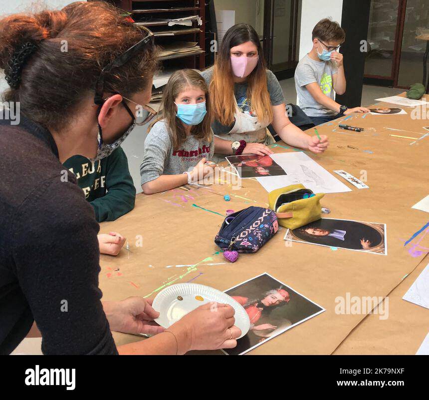 Caen, France, may 20th 2020 - covid-19 / As their school is too small ...