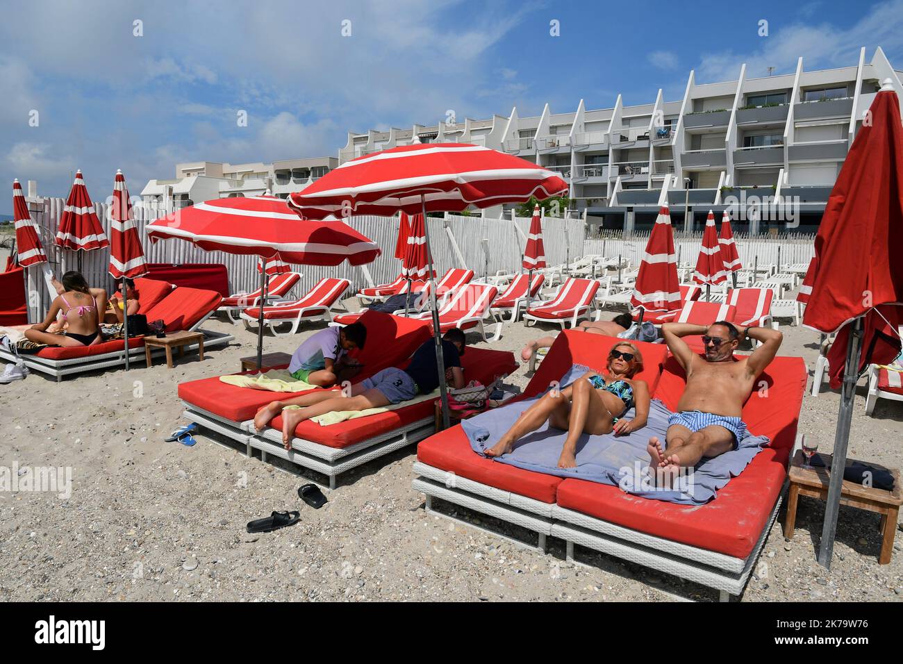 Southern France, june 3rd 2020 - Reopening of private beach with covid ...