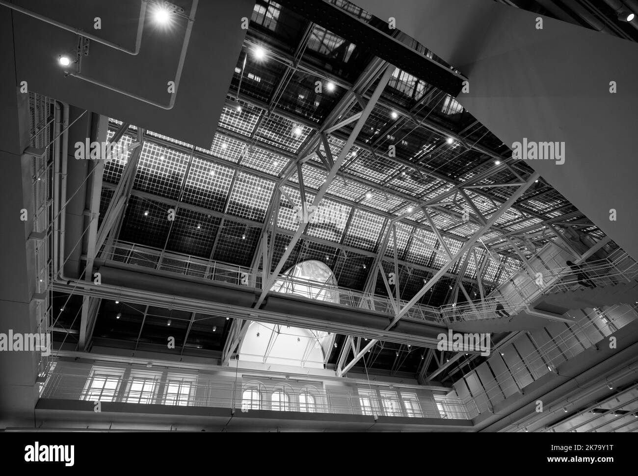 Ceiling of spacious contemporary building Stock Photo - Alamy