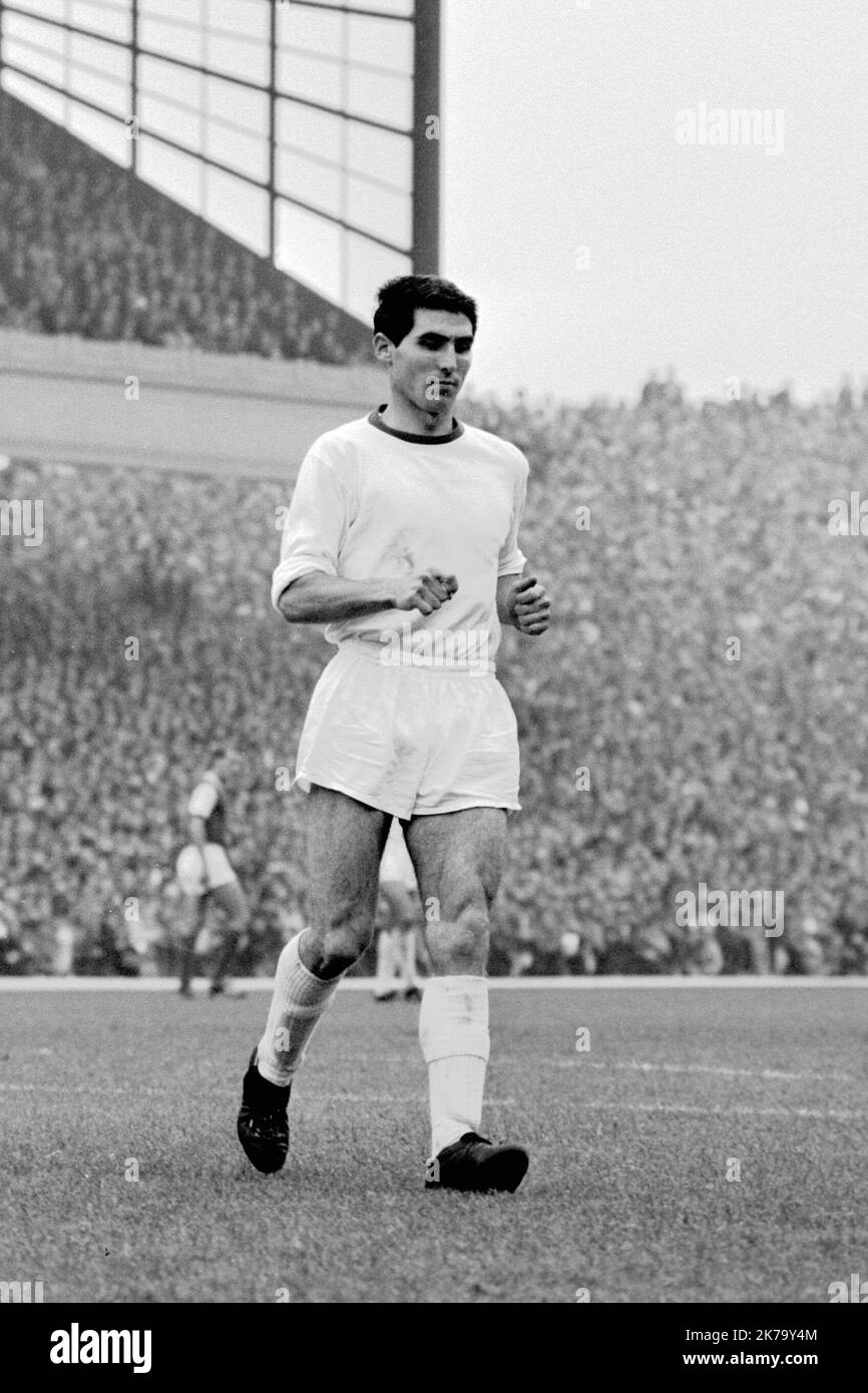 Tony Dunne, Manchester United Arsenal v Manchester United Football ...