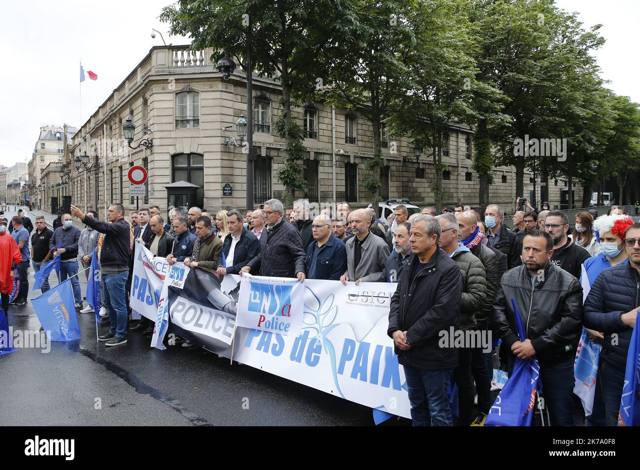 Stop racisme paris hi-res stock photography and images - Alamy