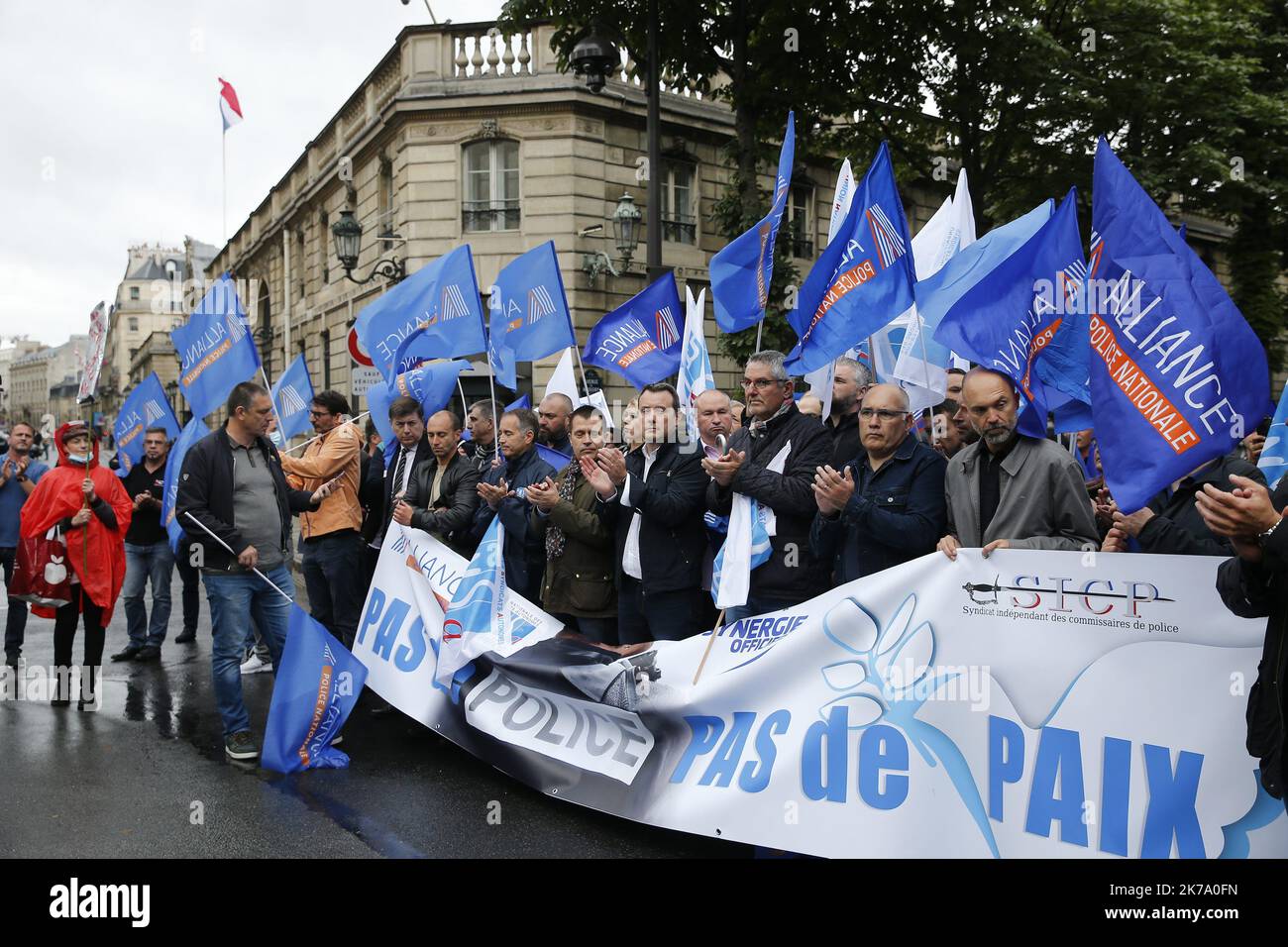 Stop racisme paris hi-res stock photography and images - Alamy